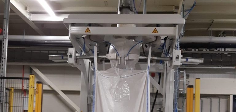 Poeth Solids Processing introduceert Revolutionair “Automatisch Big-Bag dichtsnoeren” • BulkTech